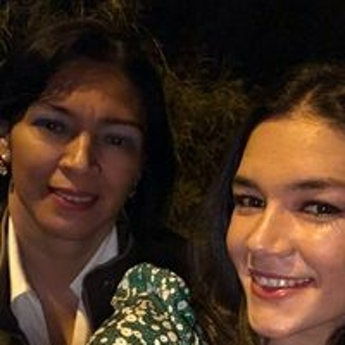 Stream Entrevista sobre el Bullying a una Adolescente by Maria de ...