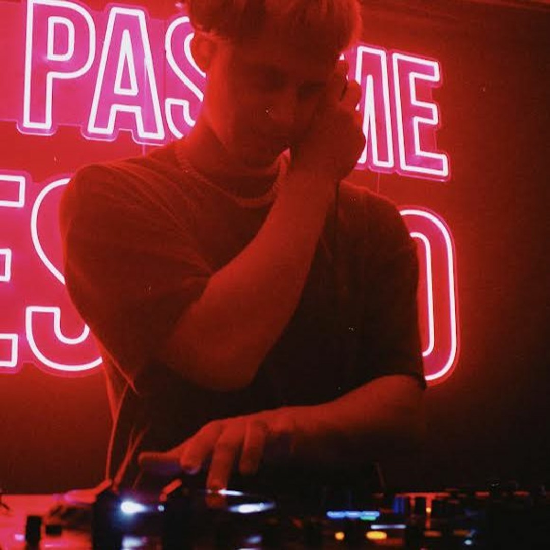 Stream DJ NIKI ERRA music | Listen to songs, albums, playlists for free ...