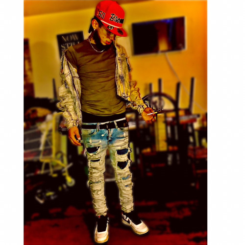 Listen to playlists featuring Look At the Sky (Freestyle) -Jay Breezo ...