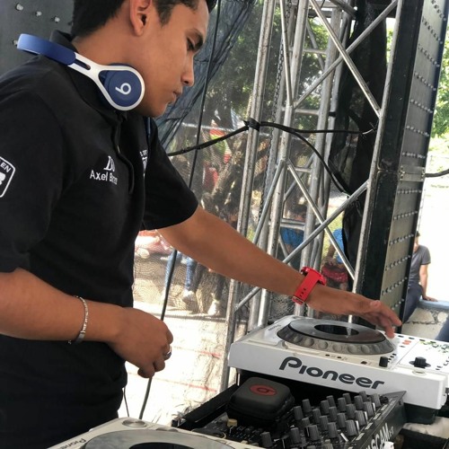 Stream Axel Barrera 🇲🇽 music | Listen to songs, albums, playlists for ...