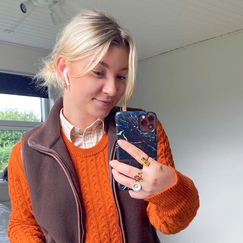 Stream Lærke Holst Hansen music | Listen to songs, albums, playlists ...