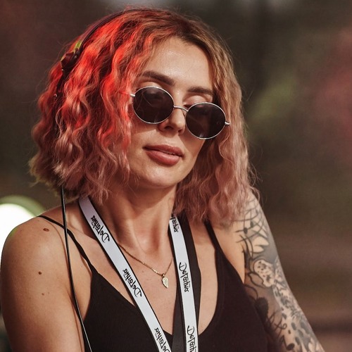 Stream De Layna music | Listen to songs, albums, playlists for free on ...