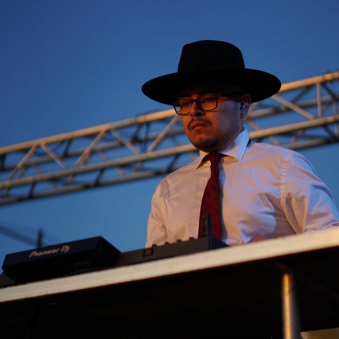 Stream DJ Flores music | Listen to songs, albums, playlists for free on ...