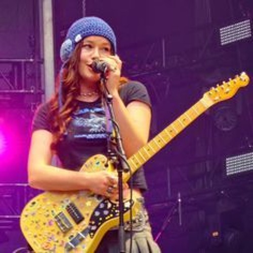 Stream Emilia Hannah music | Listen to songs, albums, playlists for ...