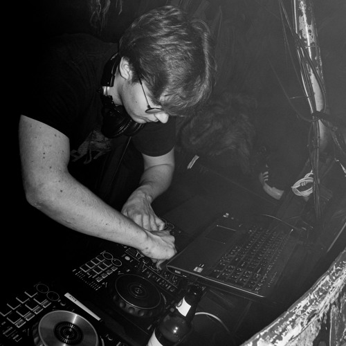 Stream Layzr music | Listen to songs, albums, playlists for free on ...