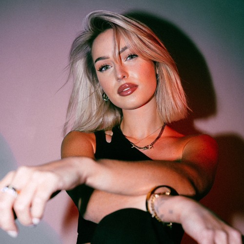 Jasmin Blust Tracklists Overview