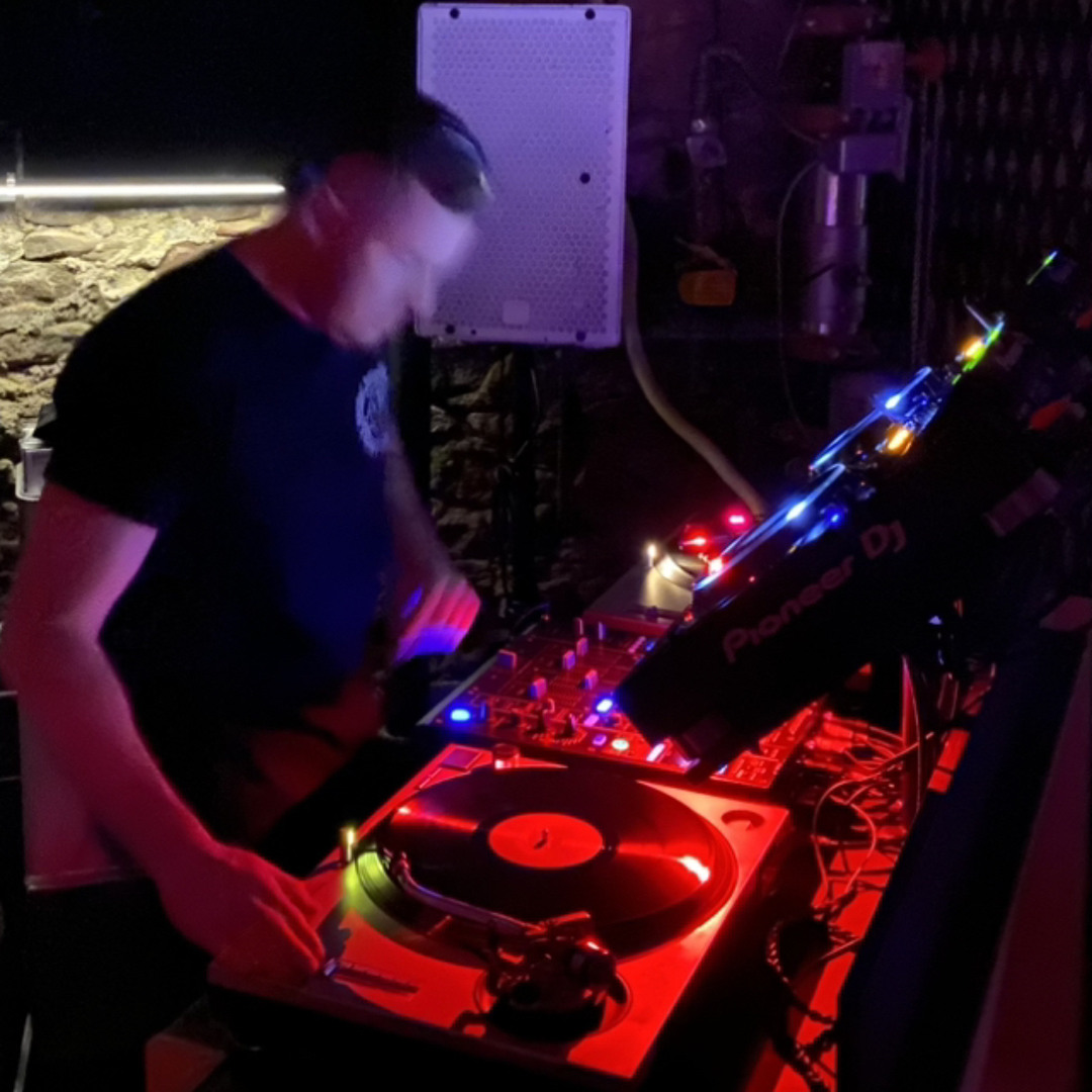 Stream DJ Si music | Listen to songs, albums, playlists for free on ...