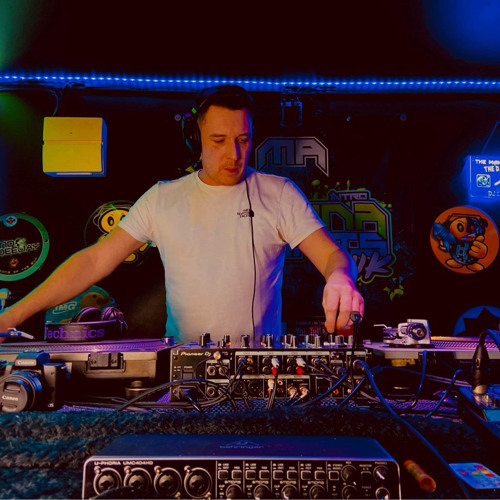 Stream DJ-LIGHTNING music | Listen to songs, albums, playlists for free ...