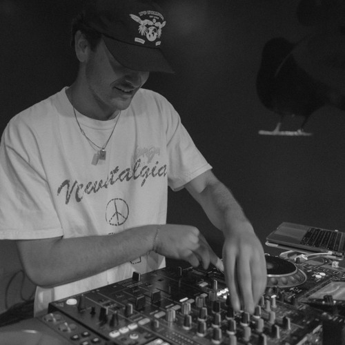 Stream 𝘓𝘌𝘉𝘖 music | Listen to songs, albums, playlists for free on ...