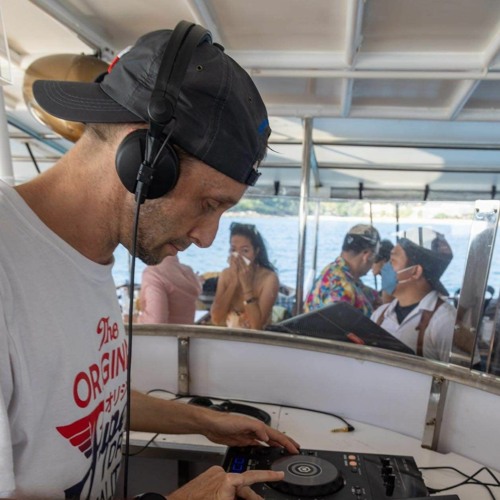 Stream DJ Storm (Andy Smith) music | Listen to songs, albums, playlists ...