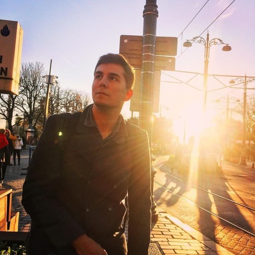 Yasin Guven - Yellow [SYNTH COLLECTIVE]