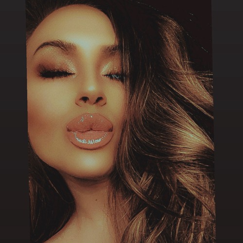 Stream SHEWUBZBASS 🖤 music | Listen to songs, albums, playlists for ...