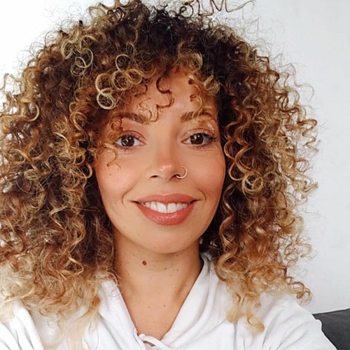 Stream Andrea Vanesa Schettini music | Listen to songs, albums ...