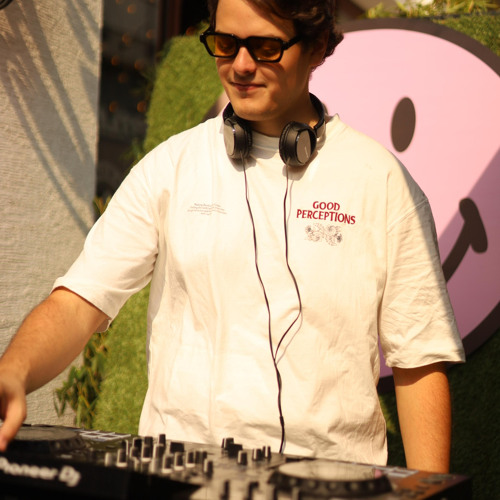 Stream STUI music | Listen to songs, albums, playlists for free on ...