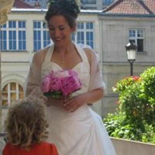 Stream Aline Laszlo-Rousselle music | Listen to songs, albums ...