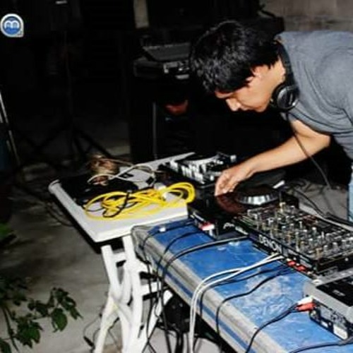 Stream Elías R. music | Listen to songs, albums, playlists for free on ...