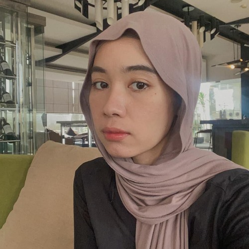 Stream Destria Putri Aryani Music Listen To Songs Albums Playlists