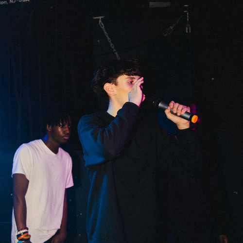 Stream ᏒƩƩҞ (@urgent.r33k) music | Listen to songs, albums, playlists ...