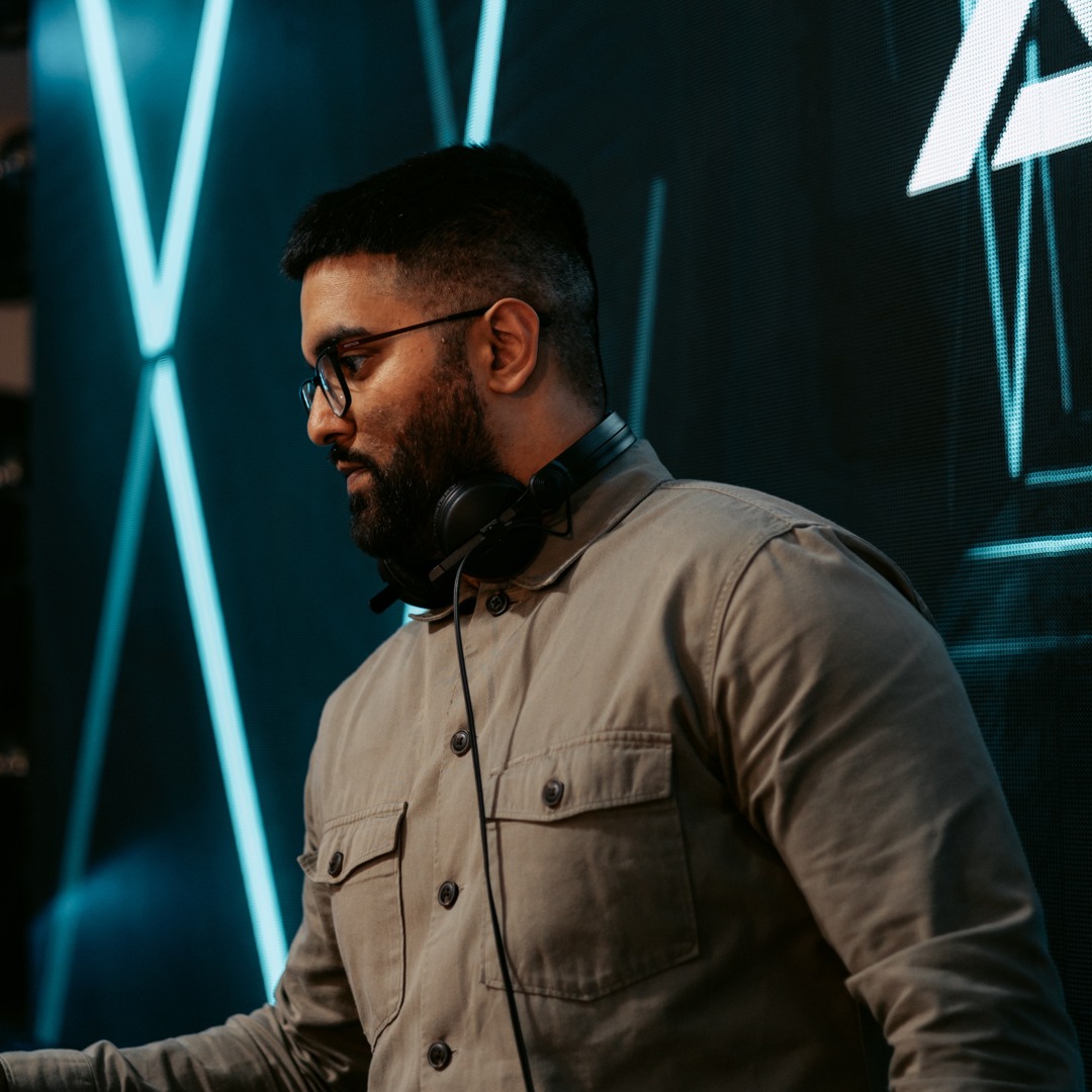 Stream DJ AVY | Listen to top hits and popular tracks online for free ...