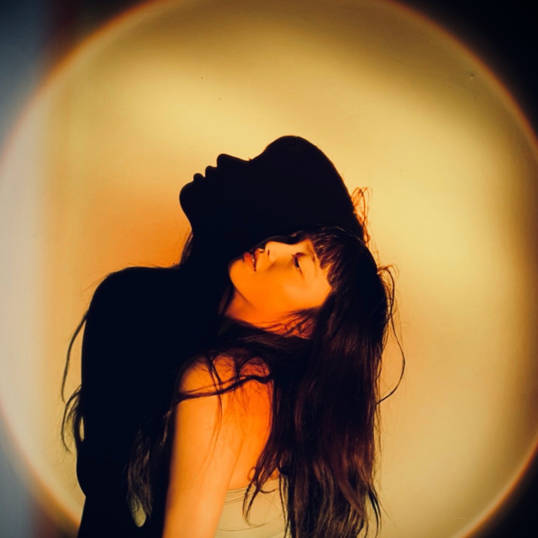 Stream Elliye Gold music | Listen to songs, albums, playlists for free ...