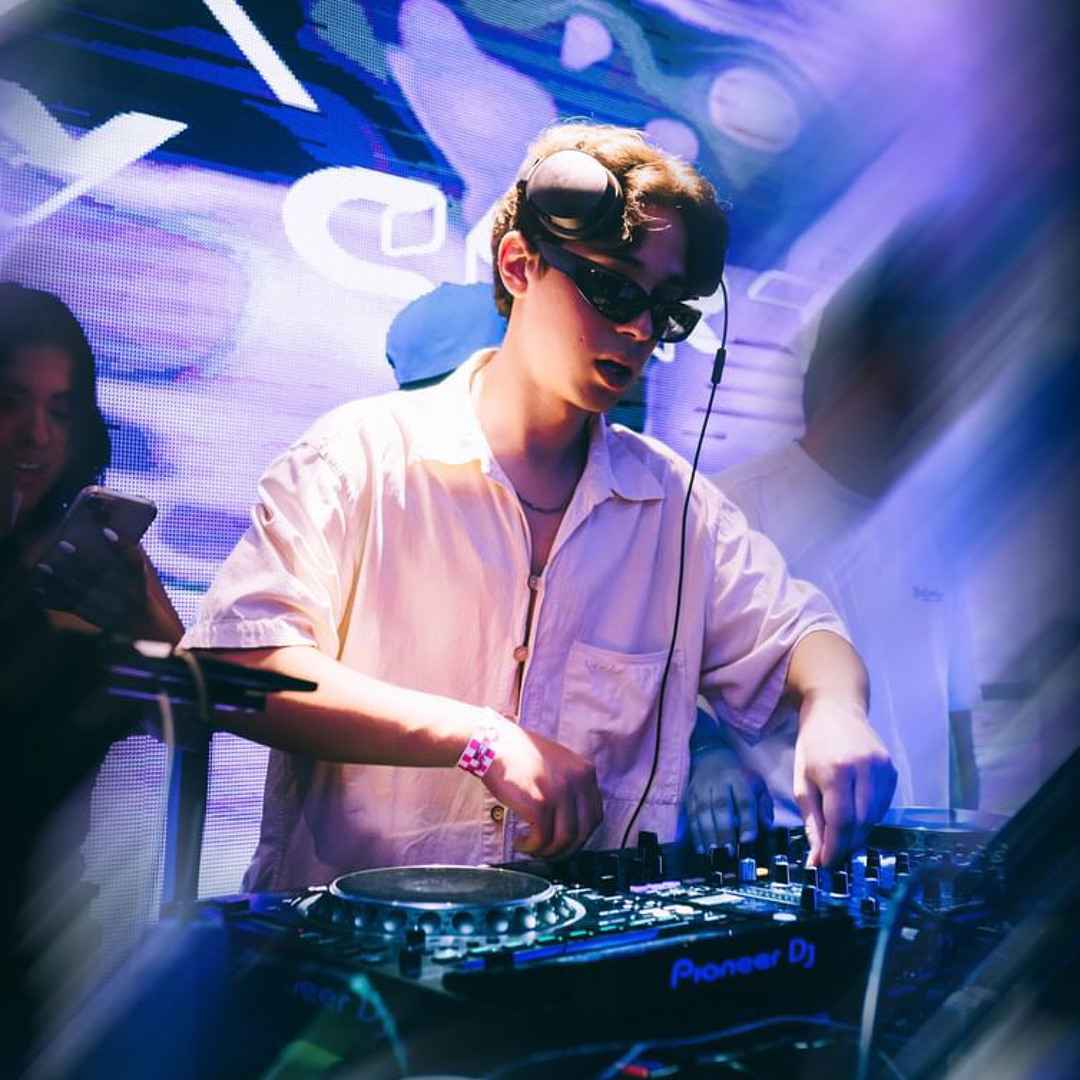 Stream Deca music | Listen to songs, albums, playlists for free on ...