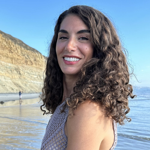 Amanda Hart's Instagram, Twitter & Facebook on IDCrawl