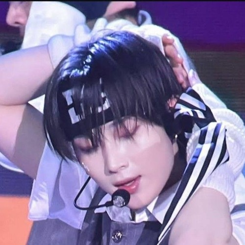 Stream Kim deonu 💗 music | Listen to songs, albums, playlists for free ...