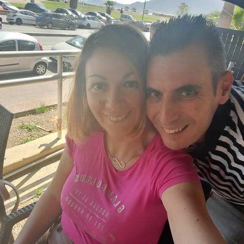 Stream Una Storia Che Vale - Laura Pausini by Emilyana | Listen online ...