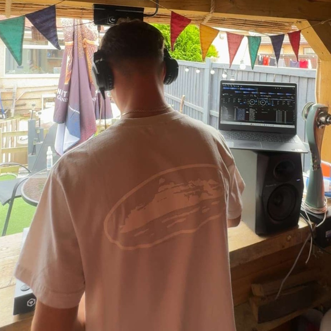 Stream House Mix 001 by Elias | Listen online for free on SoundCloud