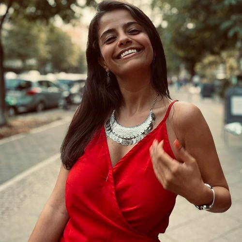 Stream Wafa Mustafa music | Listen to songs, albums, playlists for free ...