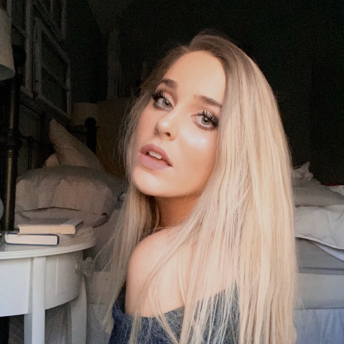 Hannah Mackenzie's Instagram, Twitter & Facebook on IDCrawl