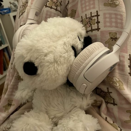 Stream Emiliaaa music | Listen to songs, albums, playlists for free on ...