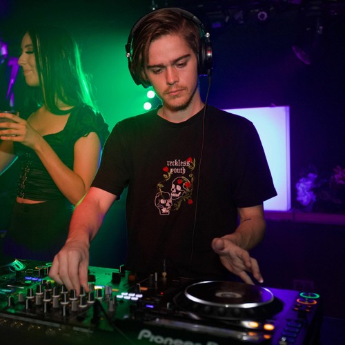 Listen to playlists featuring YS Mix by BassisAus online for free on ...