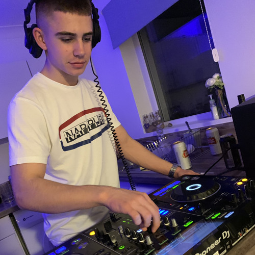 Listen to playlists featuring House Mix 2 (inc. Armand van helden, Eli ...