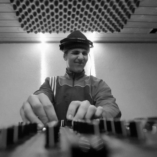 Stream Fanek music | Listen to songs, albums, playlists for free on ...