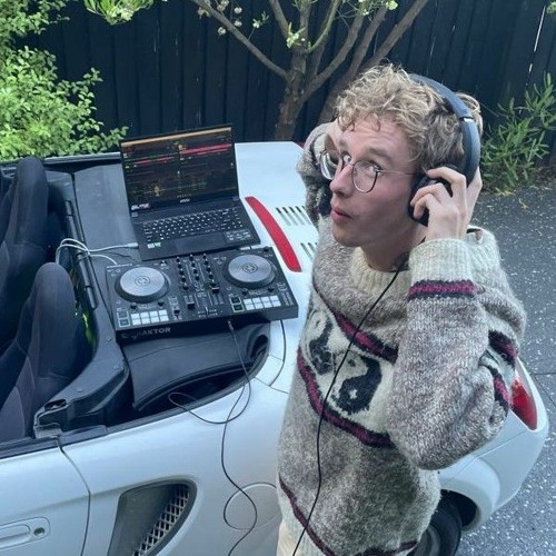 Stream Layz music | Listen to songs, albums, playlists for free on ...