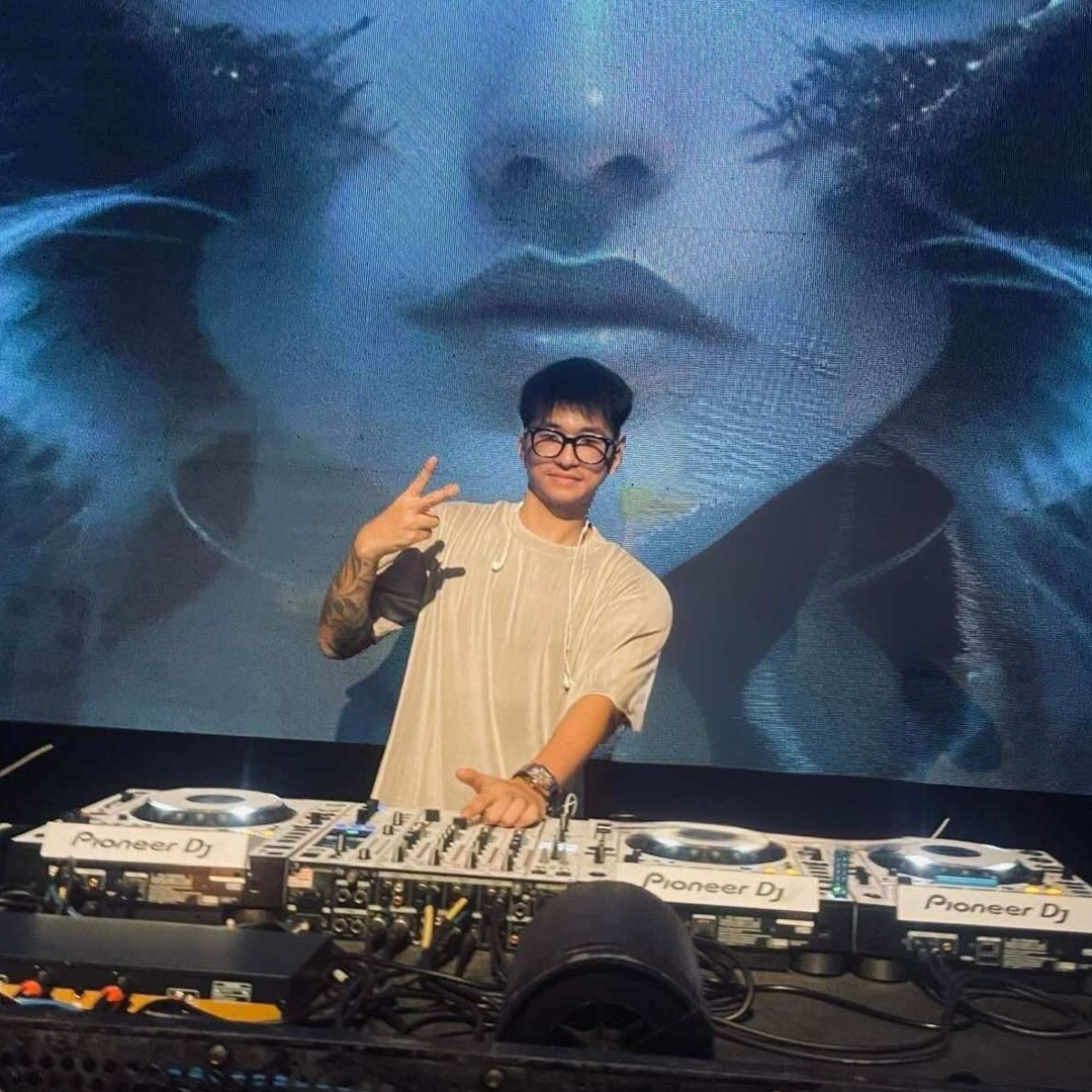 Stream DJ Tung Son music | Listen to songs, albums, playlists for free ...