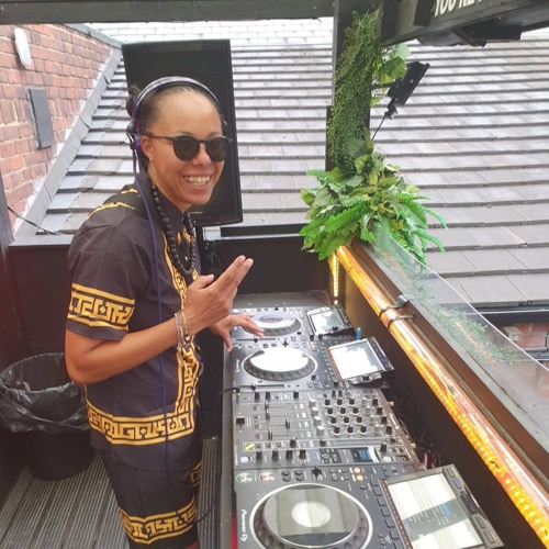 Stream Dj Simone Kelly-Roe music | Listen to songs, albums, playlists ...