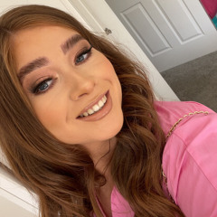 Chloe Welsh's Instagram, Twitter & Facebook on IDCrawl