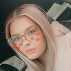 Chloe Jade's Instagram, Twitter & Facebook on IDCrawl