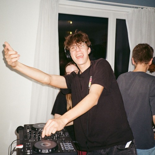 Stream DJ Empty Tree music | Listen to songs, albums, playlists for ...