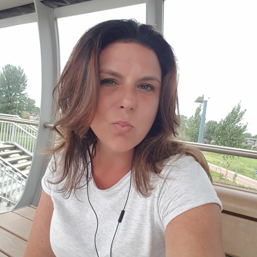 Suzanne Oliver's Instagram, Twitter & Facebook on IDCrawl