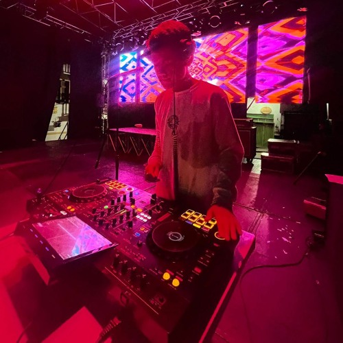 Stream Dylan Mesa DJ⚡ music | Listen to songs, albums, playlists for ...