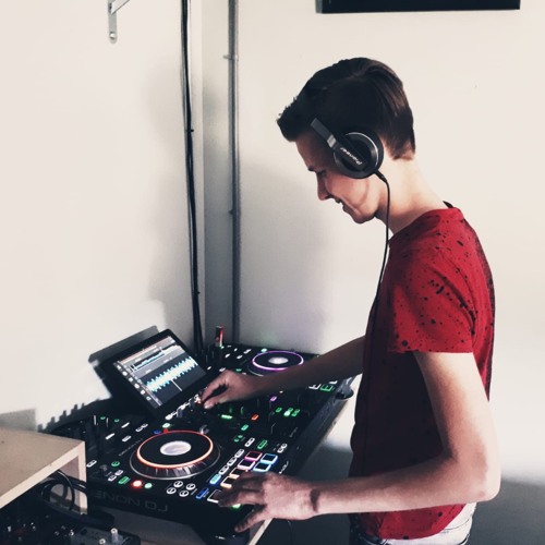 Stream Dj Renzo music | Listen to songs, albums, playlists for free on ...