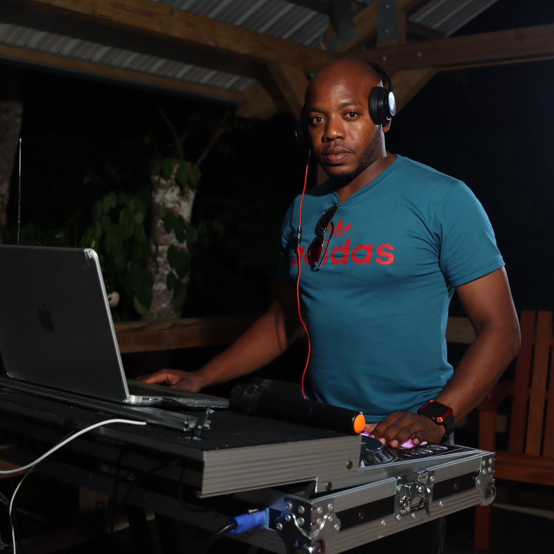 Stream DJ LEE (ProLeeFic Soundz) music | Listen to songs, albums ...