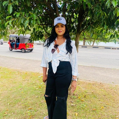 Stream Hiruni Weerasinghe music | Listen to songs, albums, playlists ...