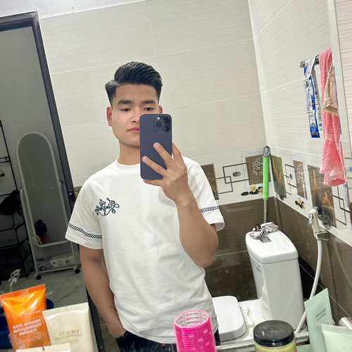 Stream Lee yên2004 ️🎶 music | Listen to songs, albums, playlists for ...